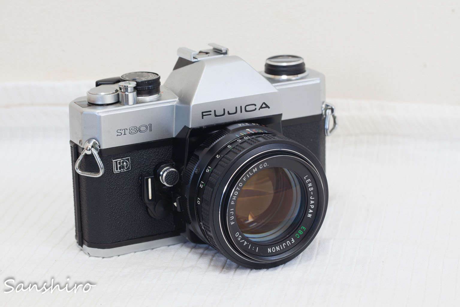 FUJICA ST801 – M42マウントが使える機械式カメラ